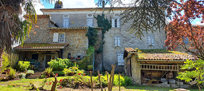 Maison à vendre - Lescure - 10 pièces - 5 chambres