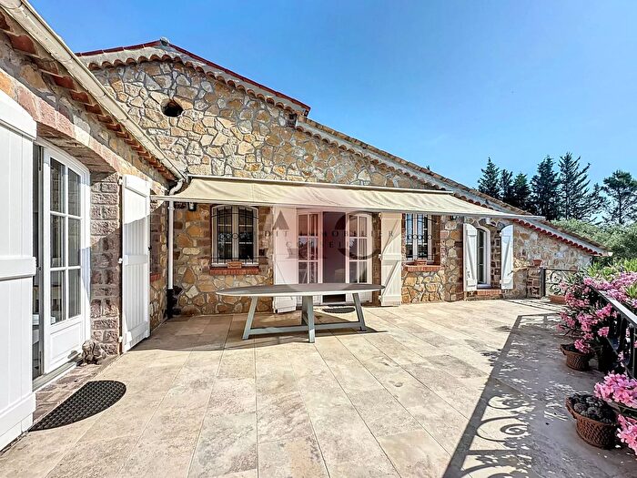 Maison à vendre - Tourrettes - 5 pièces - 4 chambres