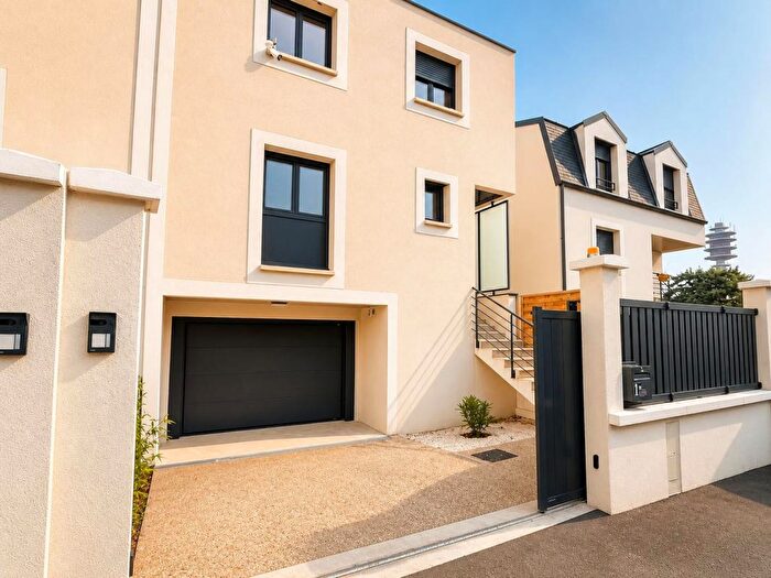 Chennevières-sur-Marne, Paris Chennevières - Maison 6 pièces à vendre