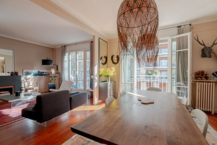 Appartement à vendre - Paris e , Porte de Saint-Cloud, Auteuil-Sud - 5 pièces - 3 chambres