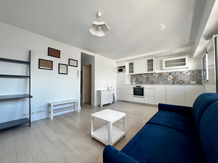Appartement 1 pièce à Paris 18ème, Grandes Carrières, Clichy, à louer