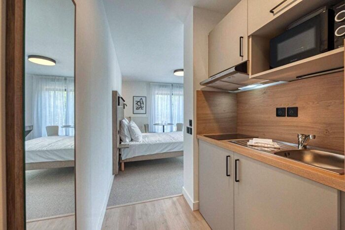 Appartement à louer - Italie-Jacotot, Aix-les-Bains - 1 pièce