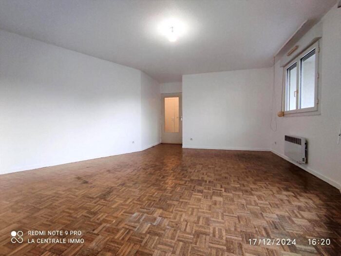 Appartement à louer - La Villette, Lyon ème arrondissement - 3 pièces - 2 chambres