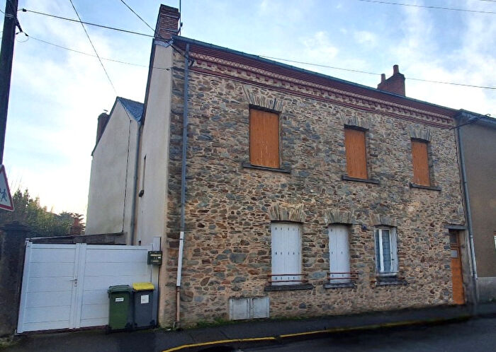 Maison à vendre - Châteaubriant, Centre-ville, Gare - 6 pièces - 4 chambres