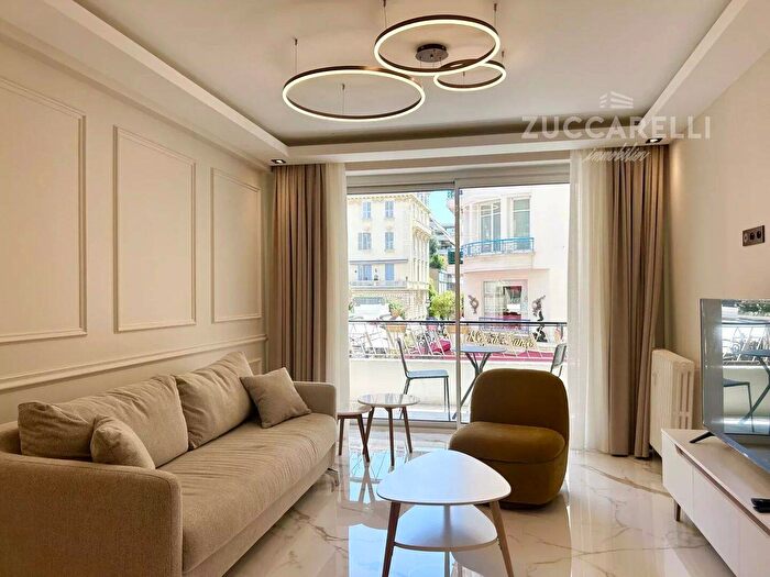 Appartement 3 pièces à Carré d'Or, Nice, à louer