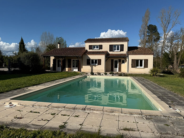 Maison à louer - Villeneuve-sur-Lot, Eysses - 7 pièces - 6 chambres