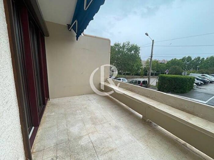 Appartement à louer - Hyères - 3 pièces - 2 chambres