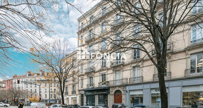 Appartement à vendre - Grenoble, Centre-ville - 4 pièces - 2 chambres