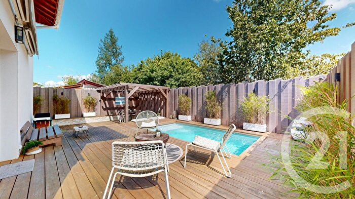 Maison à vendre - Ustaritz - 4 pièces - 3 chambres