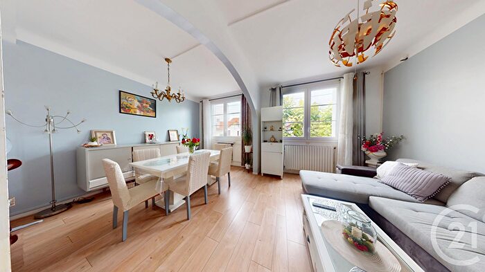 Maison à vendre - La Courneuve, Quatre-Routes, Anatole France - 6 pièces - 3 chambres