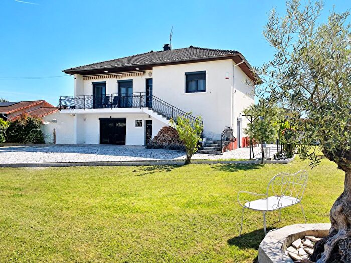 Pusignan - Maison 6 pièces à vendre