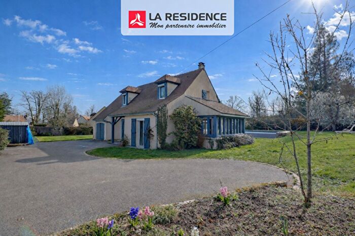 Maison à vendre - Montfort-lAmaury - 6 pièces - 4 chambres