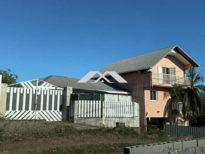 Maison 17 pièces à Saint-Pierre, Bois dOlive, à vendre