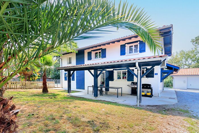 Maison 9 pièces à vendre à Saint-Laurent-de-Gosse
