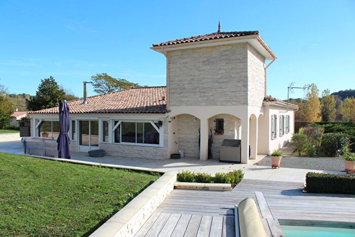 Maison à vendre - La Sauvetat-de-Savères - 8 pièces - 5 chambres