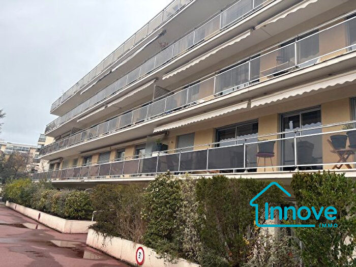 Appartement à vendre - Le Chesnay - 5 pièces - 3 chambres