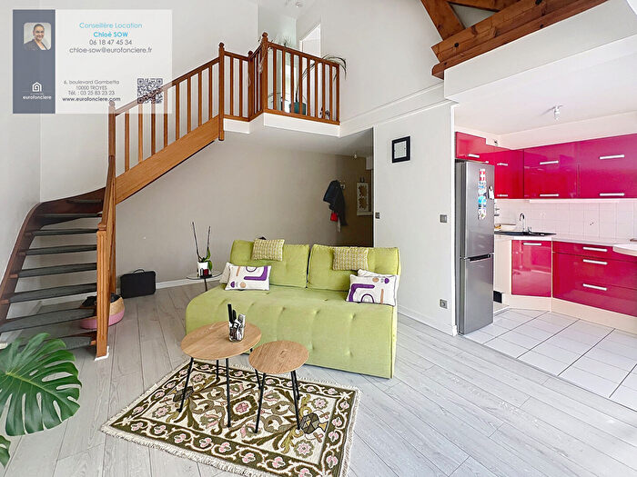 Appartement à louer - Troyes, Saint-Martin - 4 pièces - 2 chambres