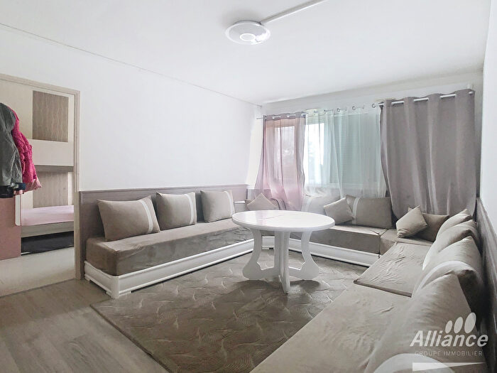 Appartement à vendre - Grand-Charmont - 3 pièces - 2 chambres