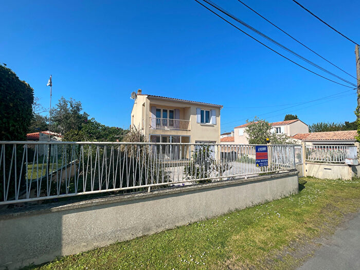 Maison à vendre - Saint-Pierre-dOléron - 5 pièces - 3 chambres