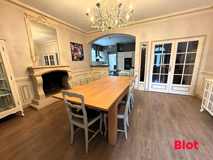 Maison à vendre - Bais - 8 pièces - 5 chambres