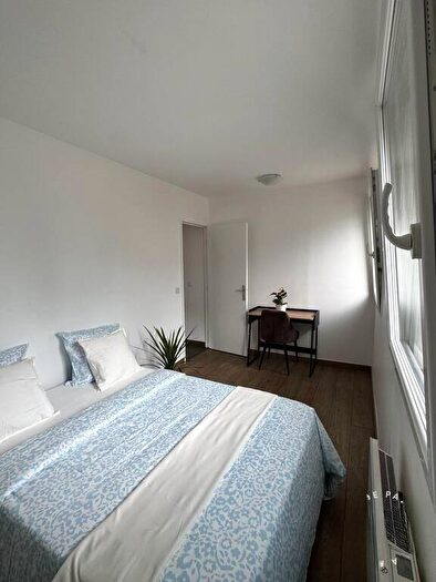 Appartement à louer - Noisiel - 5 pièces - 4 chambres