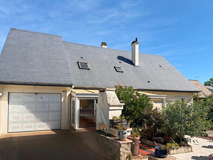 Sablé-sur-Sarthe, Montreux, Gare : Maison 9 pièces à vendre