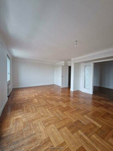 Appartement à louer - Montchat, Lyon ème arrondissement - 5 pièces - 3 chambres