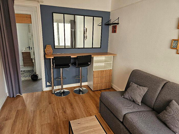 Courbevoie, Hôtel de ville : Appartement 1 pièce à louer