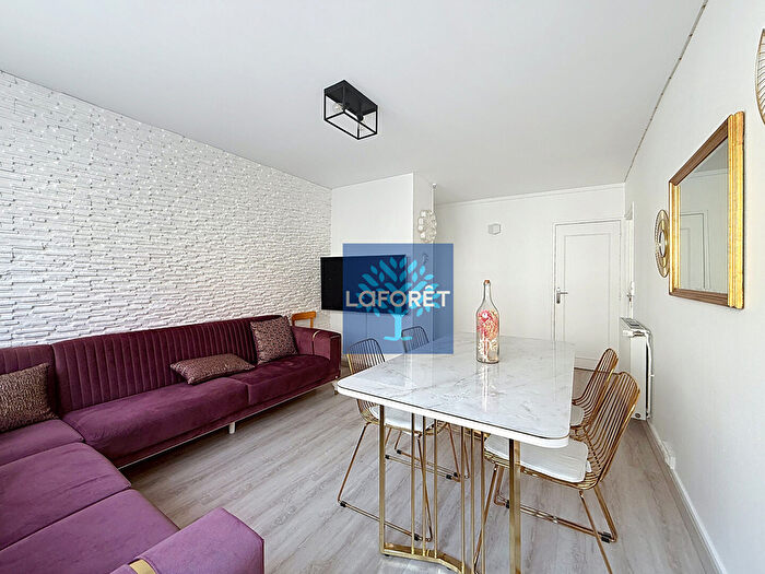 Appartement à louer - Brétigny-sur-Orge, Centre-ville - 3 pièces - 2 chambres