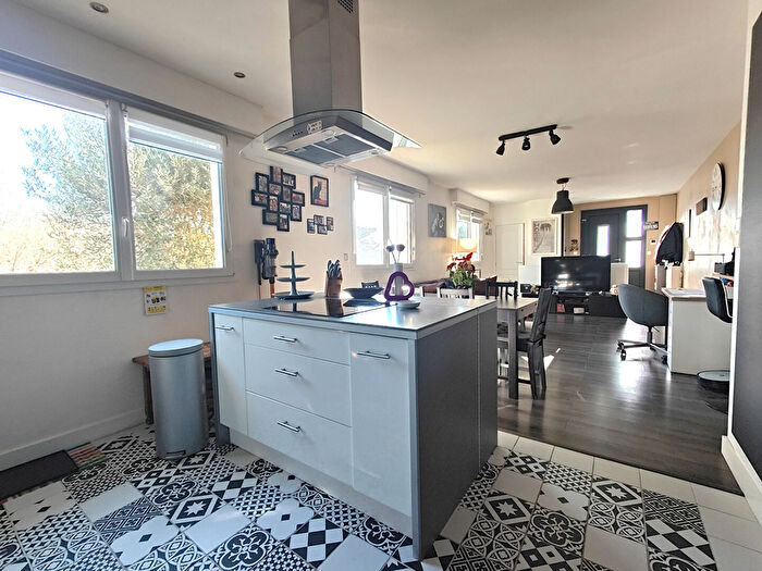 Appartement à vendre - Vaires-sur-Marne - 5 pièces - 4 chambres