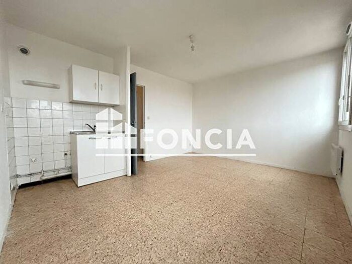 Appartement à louer - Estrade-Aeroport-Les Beugons, Marignane - 1 pièce