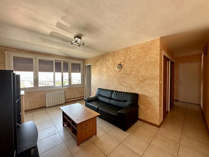 Appartement à louer - Vitry-sur-Seine, Centre-ville - 3 pièces - 2 chambres