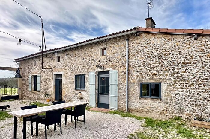 Maison à vendre - Saint-Claud - 3 pièces - 1 chambre