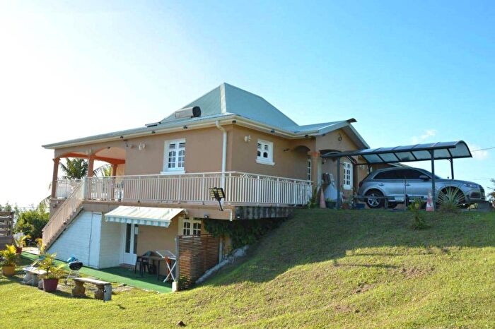 Appartement à louer - Le Carbet - 3 pièces - 2 chambres
