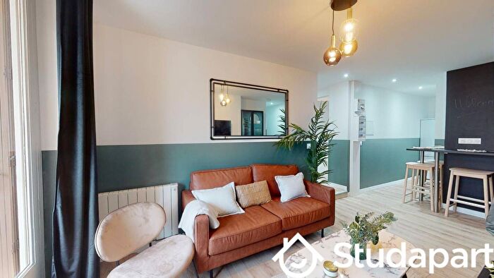 Appartement à louer - A Duclos, Clermont-Ferrand - 1 pièce - 3 chambres