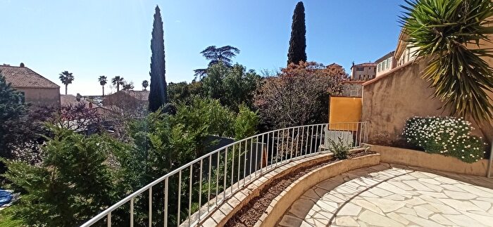 Appartement à louer - La Ciotat, Centre-ville - 1 pièce - 1 chambre