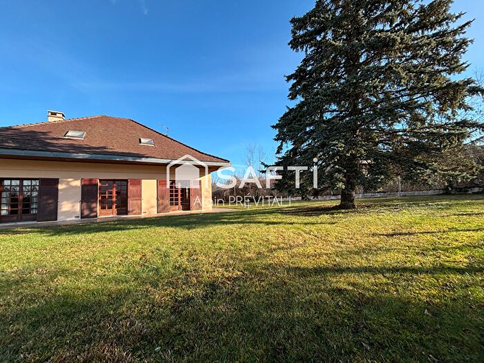 Maison à vendre - Oyonnax, Belmont - 8 pièces - 6 chambres