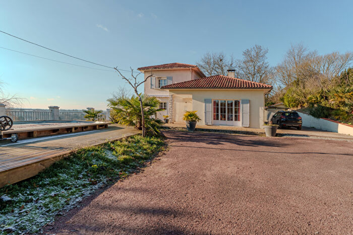 Maison à vendre - Villeneuve-sur-Lot, Eysses - 5 pièces - 4 chambres