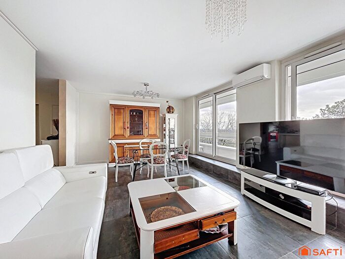 Appartement à vendre - Lyon e , La Duchère - 4 pièces - 2 chambres