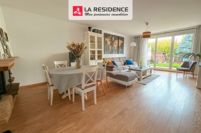 Maison à vendre - Le Mesnil-Saint-Denis - 6 pièces - 3 chambres