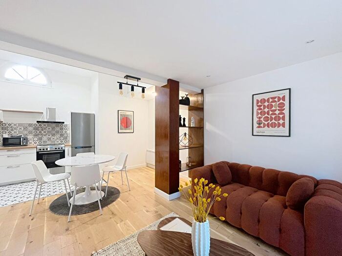 Appartement à vendre - La Rochelle, Centre-ville, Vieux-port, Marché - 2 pièces - 1 chambre