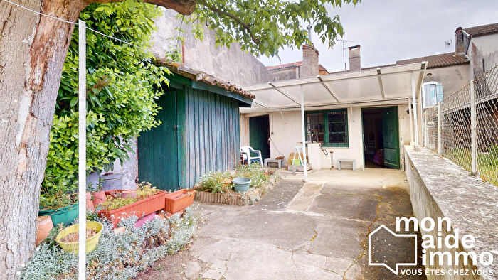 Maison à vendre - Grignols - 9 pièces - 7 chambres