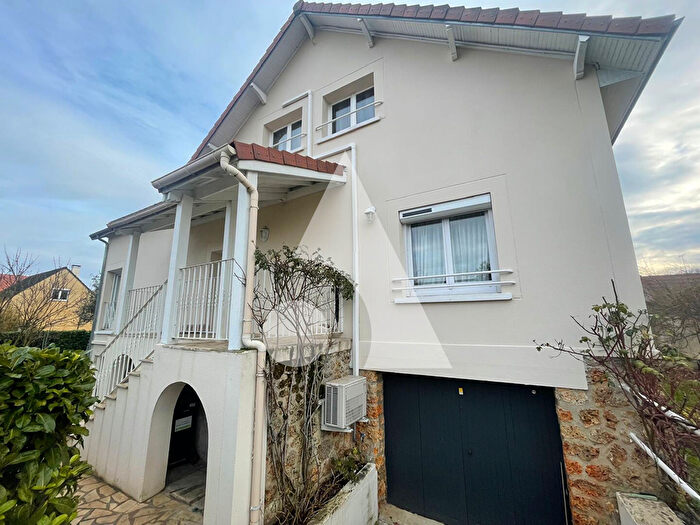 Maison à vendre - Montigny-lès-Cormeilles, Village - 8 pièces - 4 chambres
