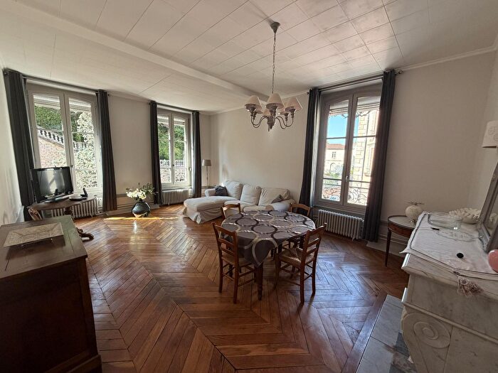 Appartement 3 pièces à Mâcon, Centre-ville, à louer