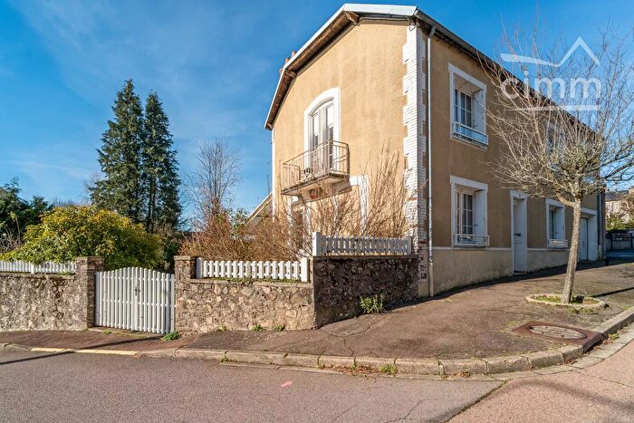 Maison à vendre - Château-Chinon Ville - 5 pièces - 4 chambres