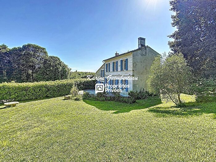 Maison 6 pièces à Fronsac, à vendre