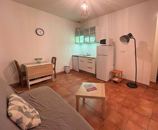 Appartement à louer - Centre Ville, Aix-en-Provence - 2 pièces - 1 chambre