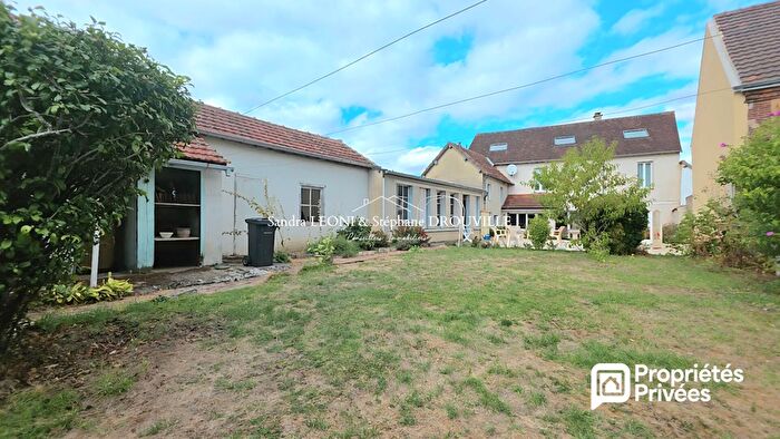 Maison 8 pièces à vendre à Nogent-le-Roi
