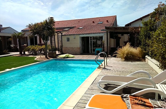 Maison à vendre - Saint-Michel-Chef-Chef - 6 pièces - 4 chambres