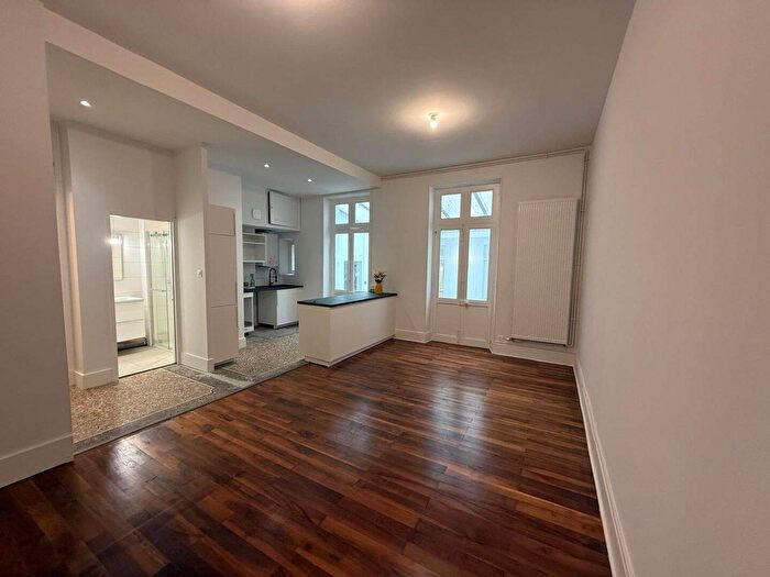 Appartement à louer - Grenoble - 4 pièces - 3 chambres